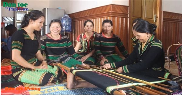 Dân tộc Mnông | Dân tộc và Phát triển