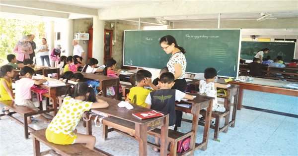 Những lớp học miễn phí trong ngôi chùa làng Lập Thạch | Báo Dân tộc và ...